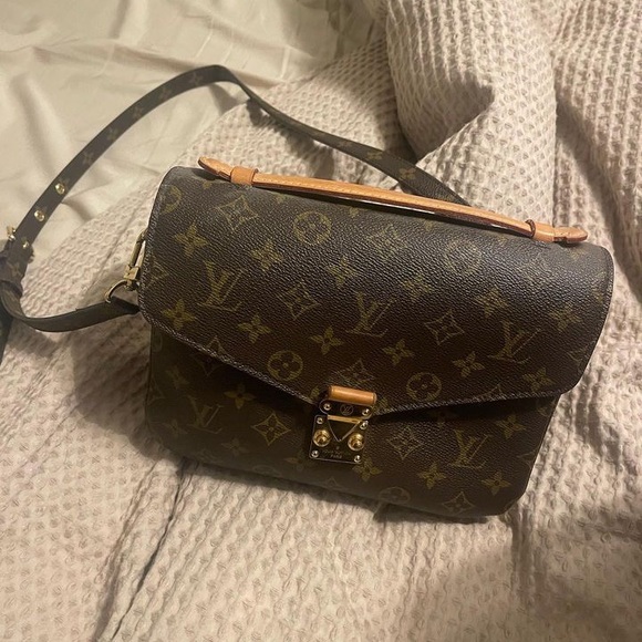 Louis Vuitton | Bags | Louis Vuitton Pochette Matis | Poshmark